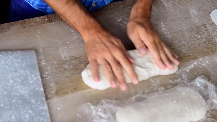 Baguette en el horno según la receta paso a paso con foto